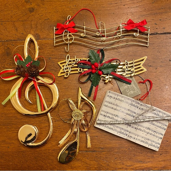 Holiday | Musical Notes Music Gold Holly Berries Leaves Set Of 5 ...